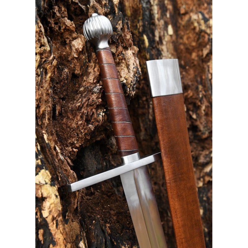 Spada bastarda a mano e mezza. Dal XIII al XV secolo.