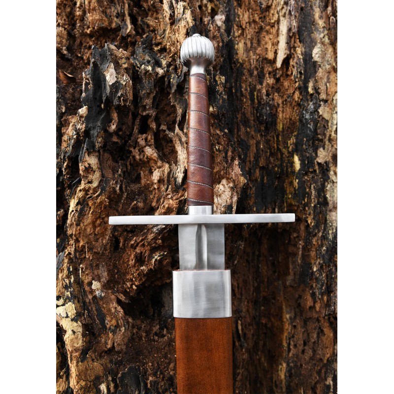 Spada bastarda a mano e mezza. Dal XIII al XV secolo.