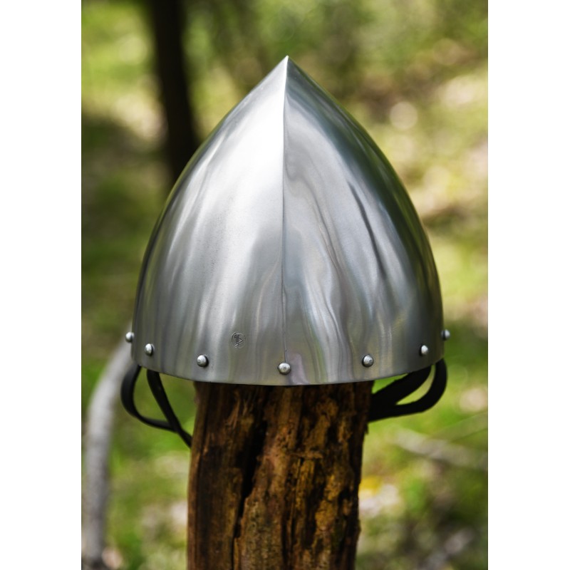 Elmo nasale. Elmo medievale del X secolo per rievocazione storica.