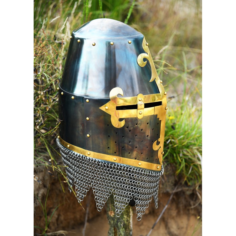 Yelmo Ultramontano. Tipo De Gran Yelmo Utilizado En Europa