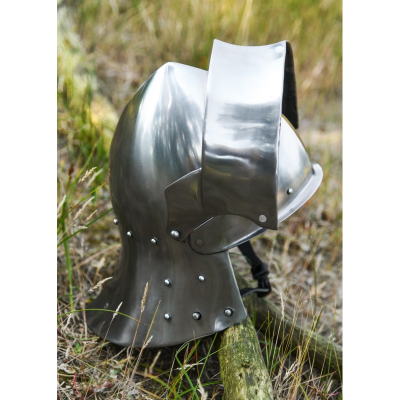 Celata o Bigoncia medievale con visiera pieghevole in acciaio
