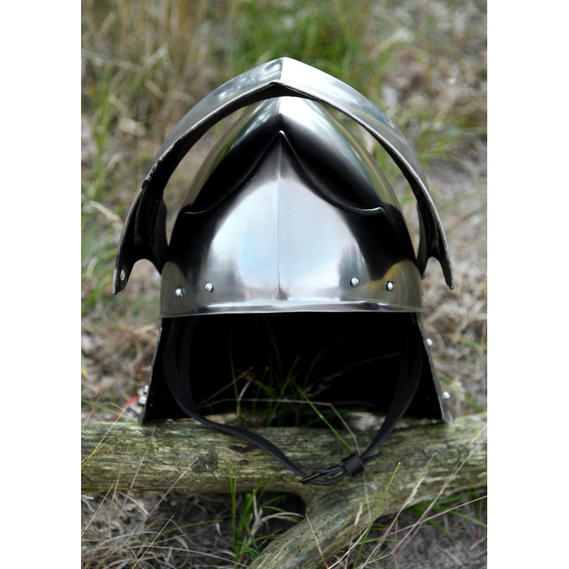 Celata o Bigoncia medievale con visiera pieghevole in acciaio