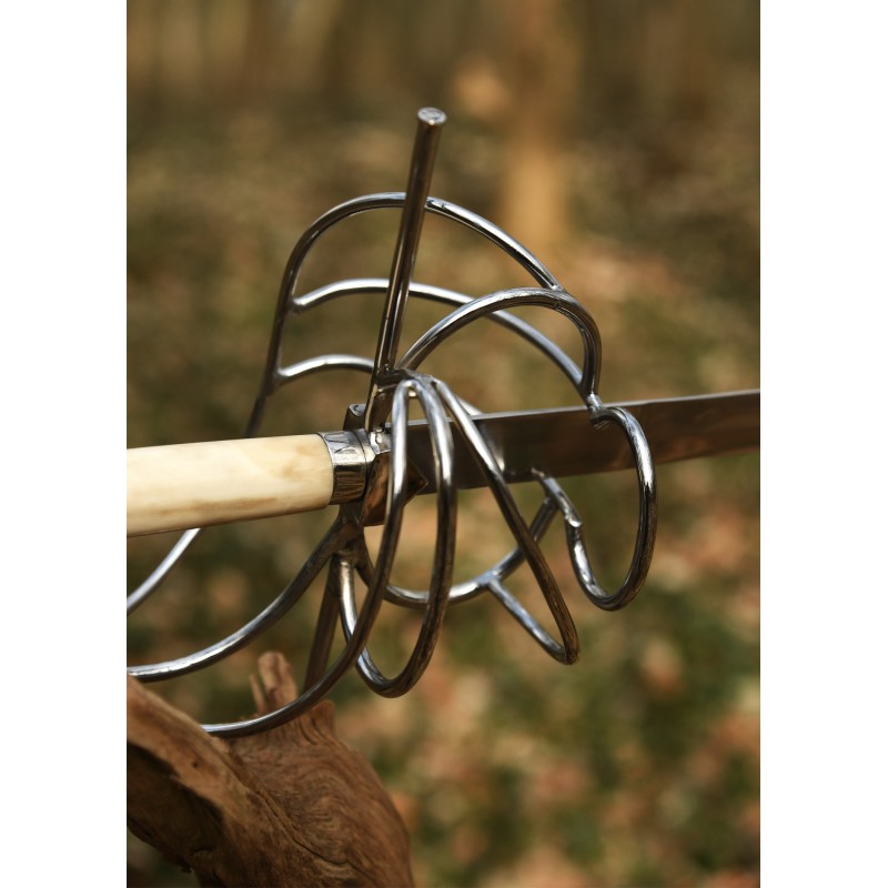 Spada a striscia 1570-1620 di ispirazione italiana