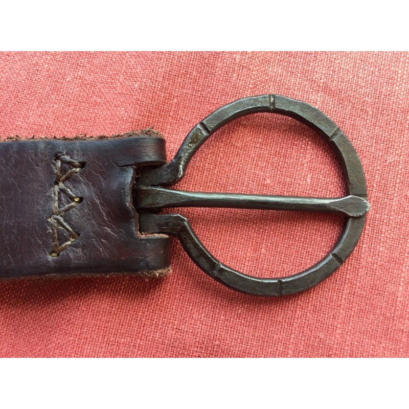 Cinturón militar romano del siglo III d.C.