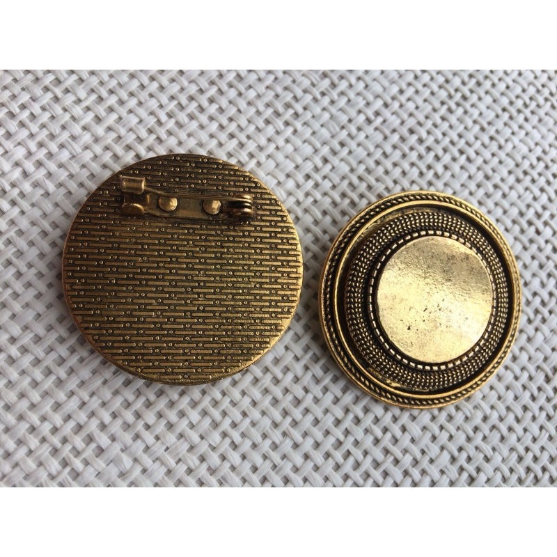 Broche romano para el vestir femenino