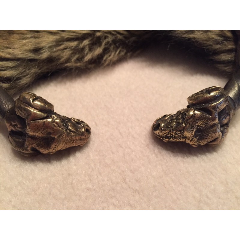 Réplica de Torque Adorno Celta y Condecoración Romana