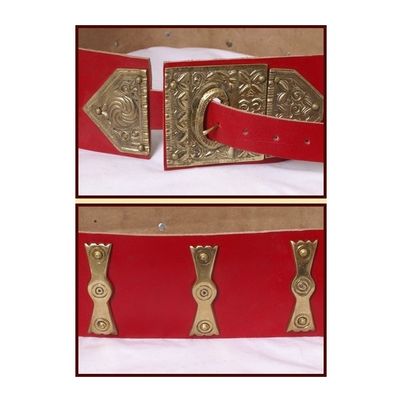 Cinturón militar romano utilizado en época tardía. Siglo IV d.C.