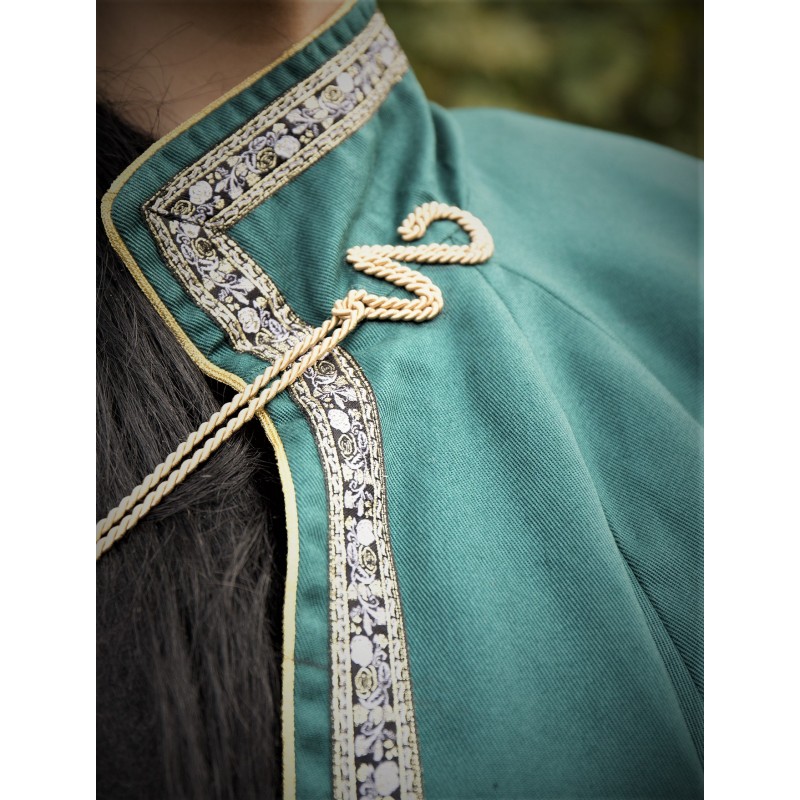 Ferraiolo spagnolo, mantello corto di origine militare