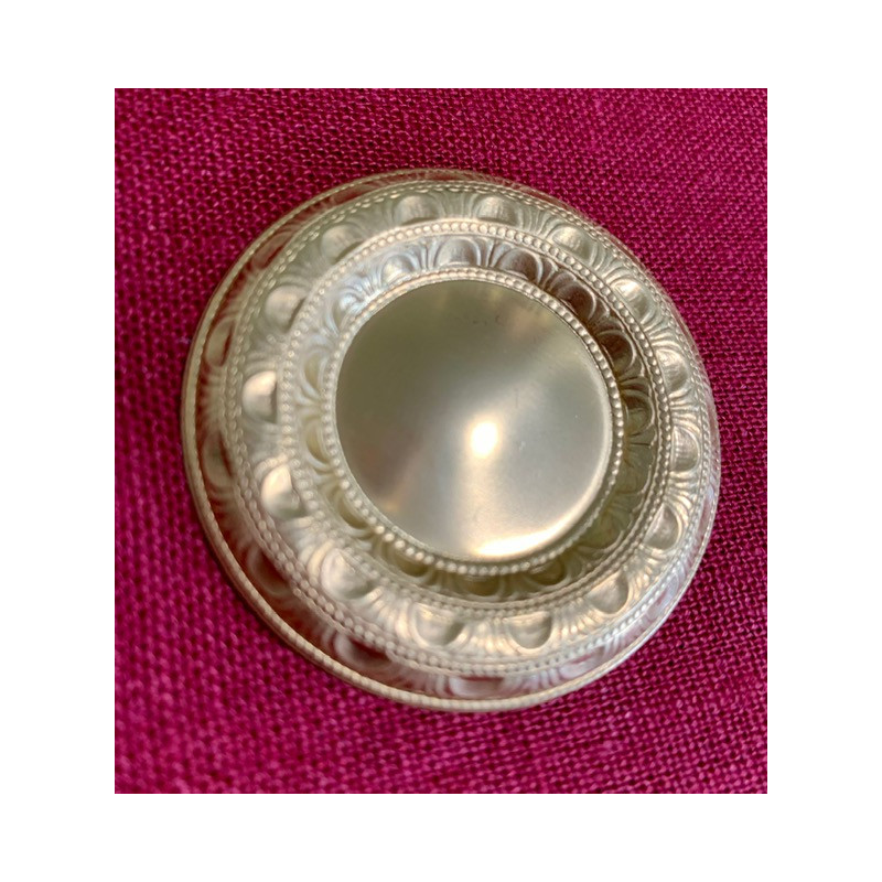 Broche circular romano para las prendas romanas