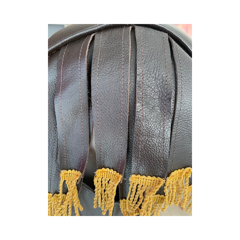 Subarmalis con pteruges decoradas para vestir bajo la cota de malla