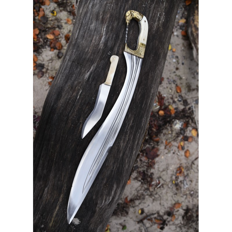 Falcata Iberica Con Vaina Y Cuchillo Siglos IV al II a.C.