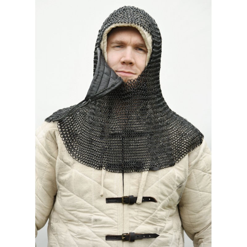 Cuffia di cotta di maglia medievale.