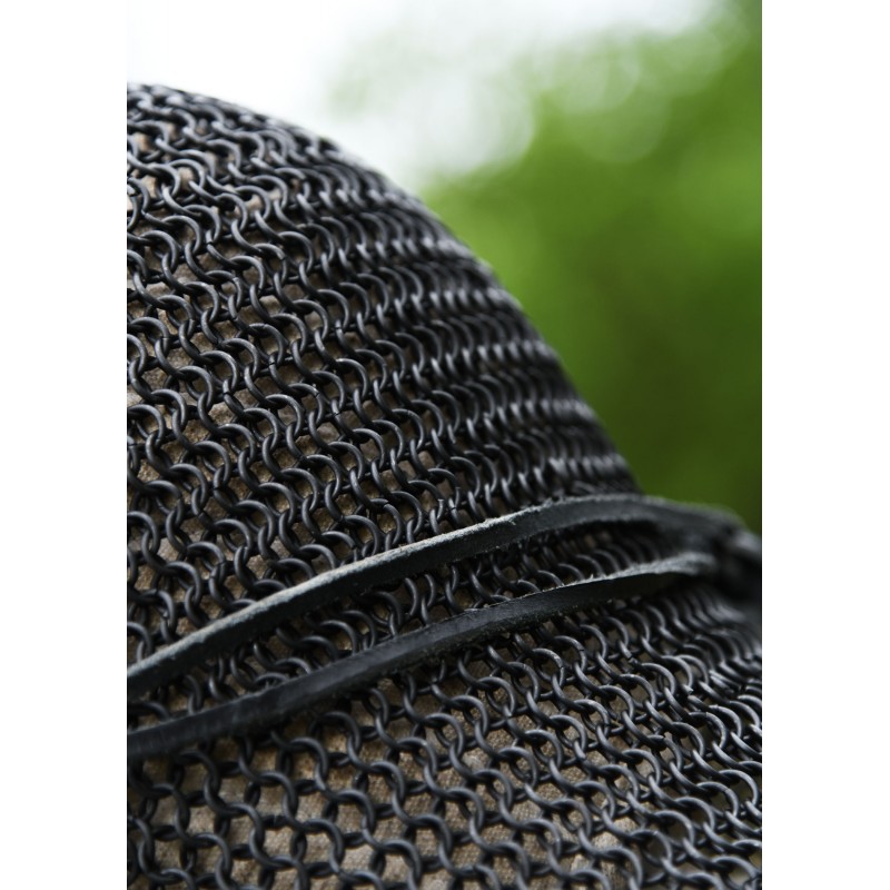 Cuffia di cotta di maglia medievale.