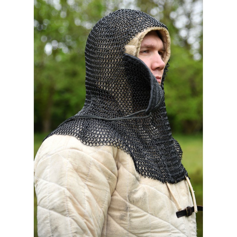 Cuffia di cotta di maglia medievale.